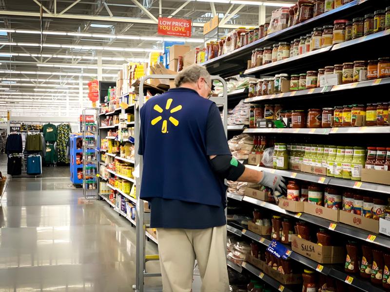 Walmart Raises Minimum Wage To 14 An Hour Retail Leader walmart-raises-minimum-wage-to-14-an-hour-retail-leader